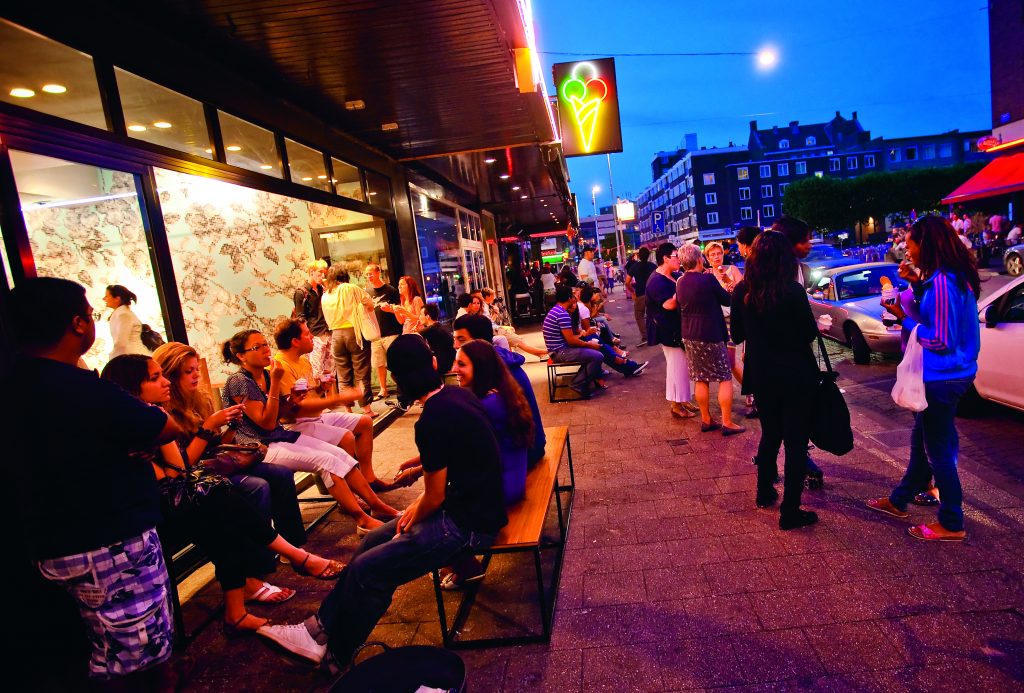 THE PLINTHS OF THE WARM CITY - The City at Eye Level