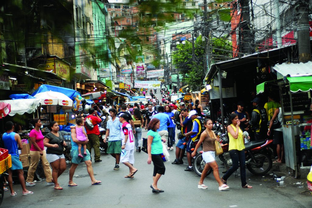 SPONTANEOUS STREET LIFE IN ROCINHA - The City at Eye Level