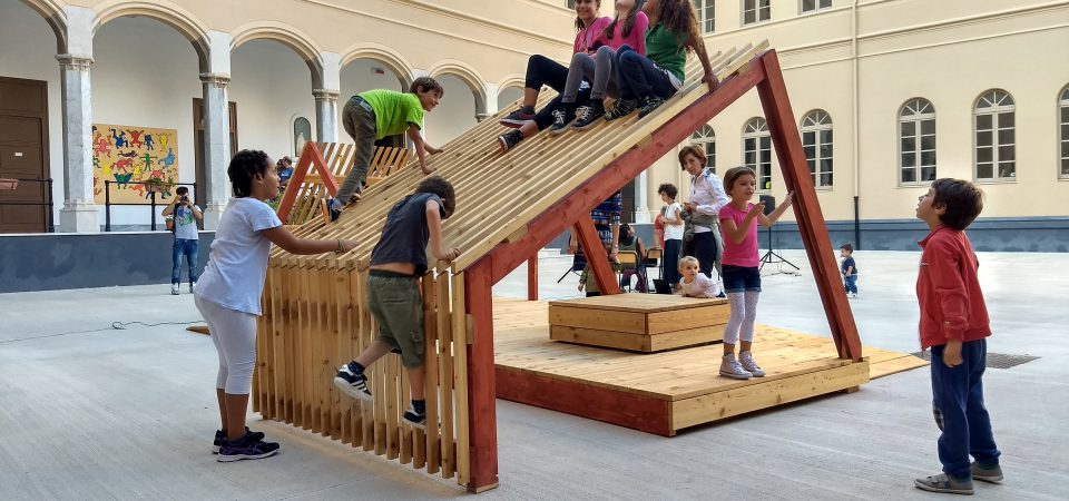 A SQUARE ENTERS A SCHOOL, A SCHOOL BECOMES A SQUARE - The City at Eye Level
