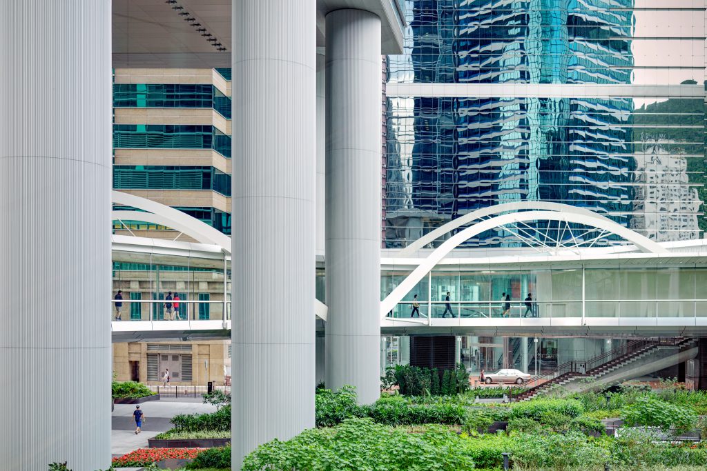 Creating new layers of public space through elevated walkways - The ...